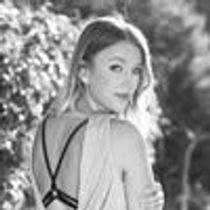 Jacqui Wallace - Premier Guitar