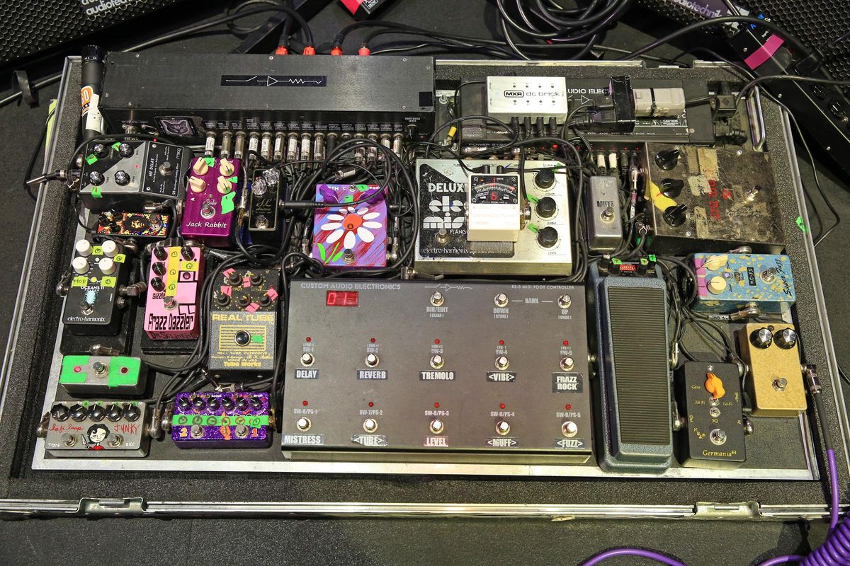 More For Mascis - Premier Guitar